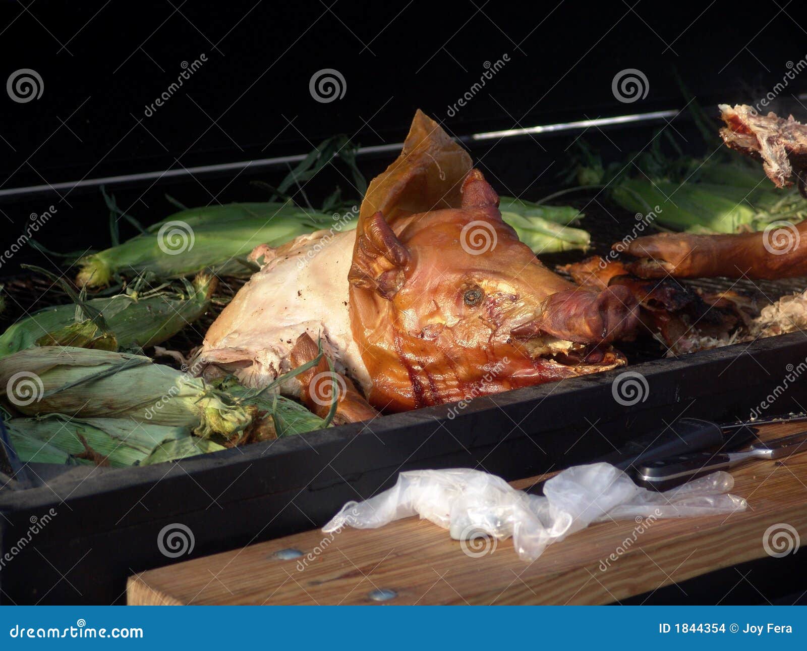 Het Braadstuk Van Het Varken Stock Foto - Image of maïskolf, hoofd: 1844354