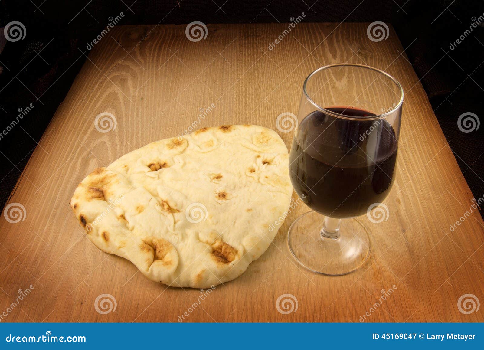Het Brood en de wijn stock afbeelding. Image of kruis - 45169047