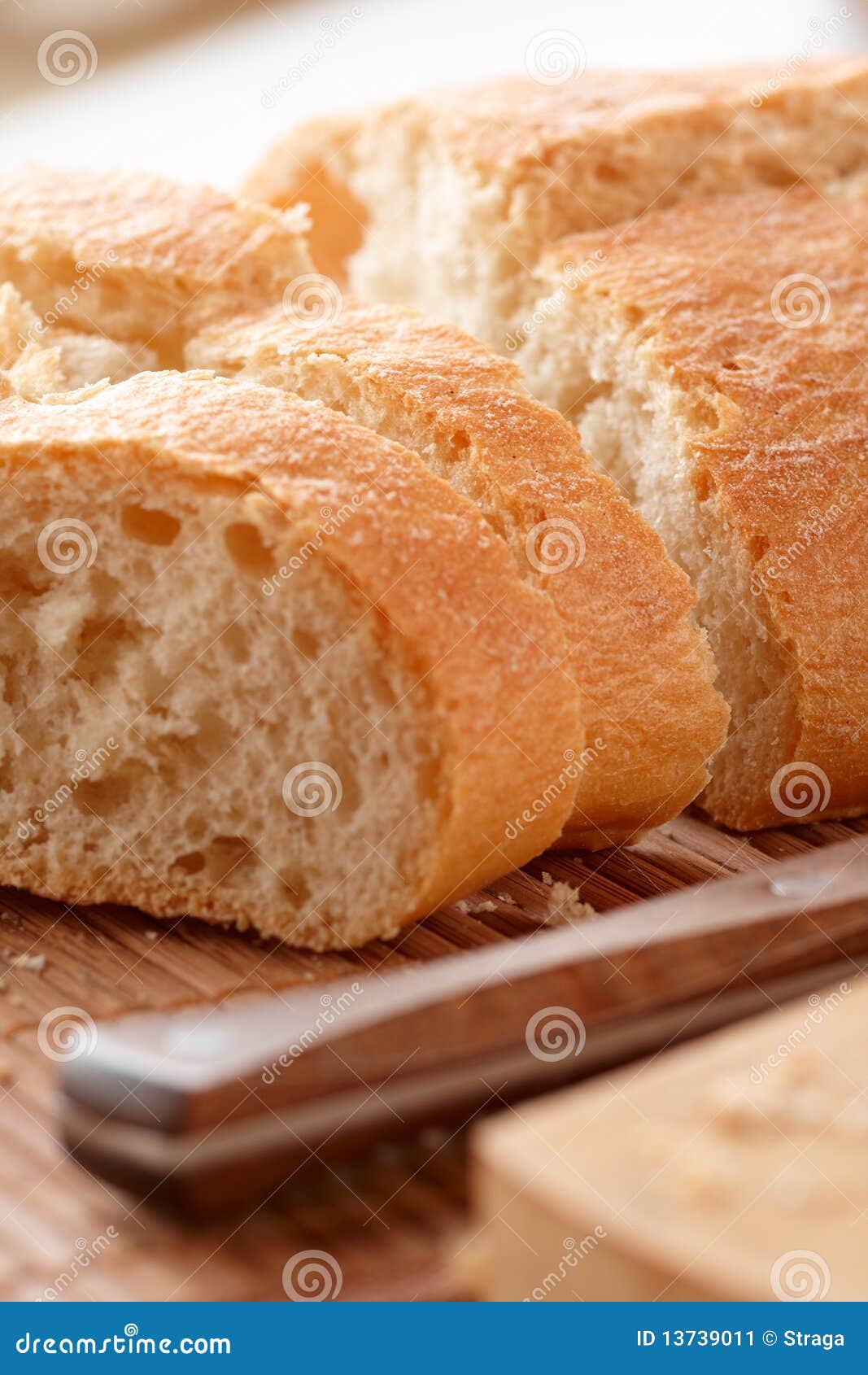 Het brood van Ciabatta stock afbeelding. Image of bamboe - 13739011