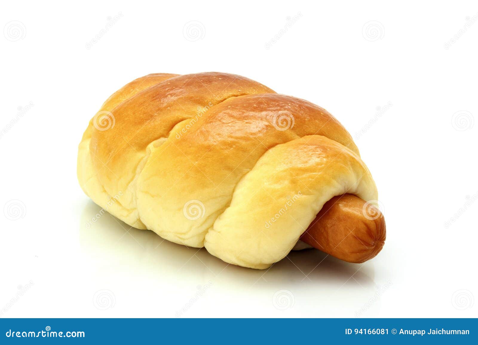 Het Brood Van De Worst Worst in Het Deeg Op Witte Achtergrond ...