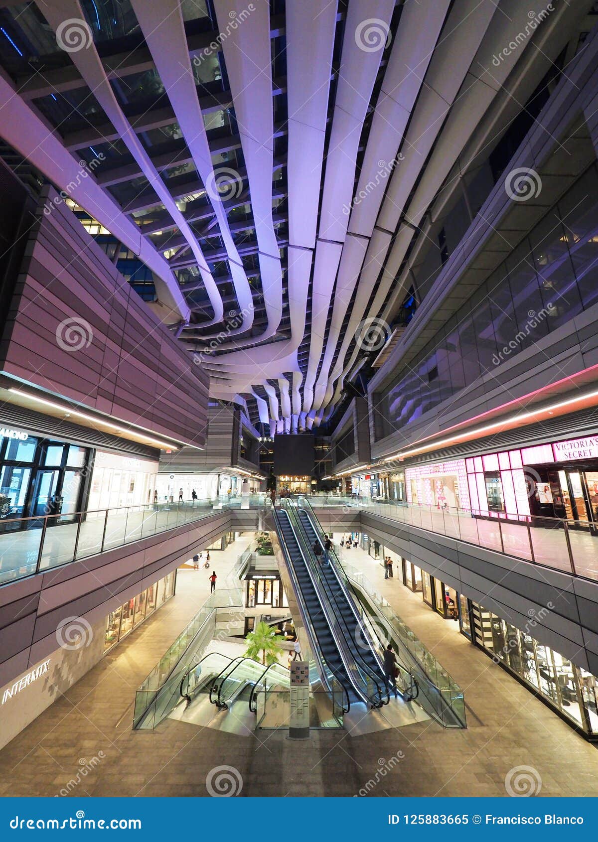 Het Centrum Van De Brickellstad in Miami, Bij Nacht Redactionele ...