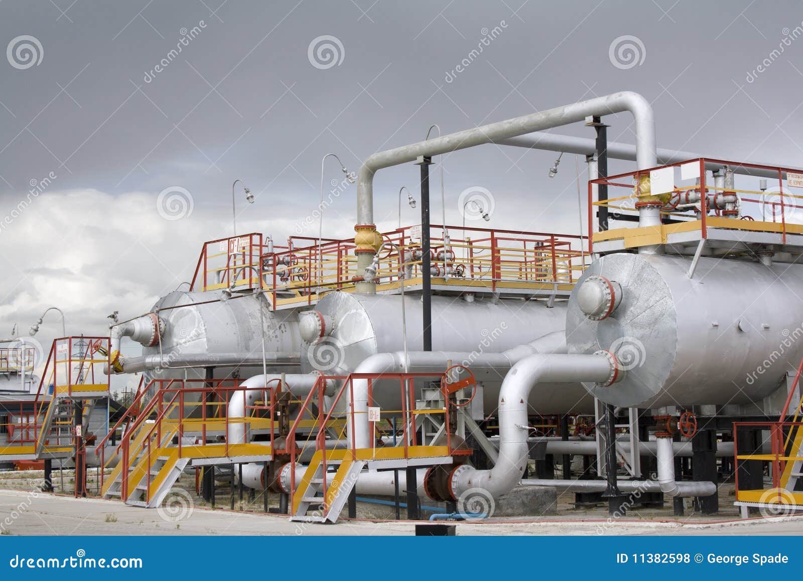 Het Centrum Van De Raffinaderij Stock Foto - Image of verwerking, winst ...