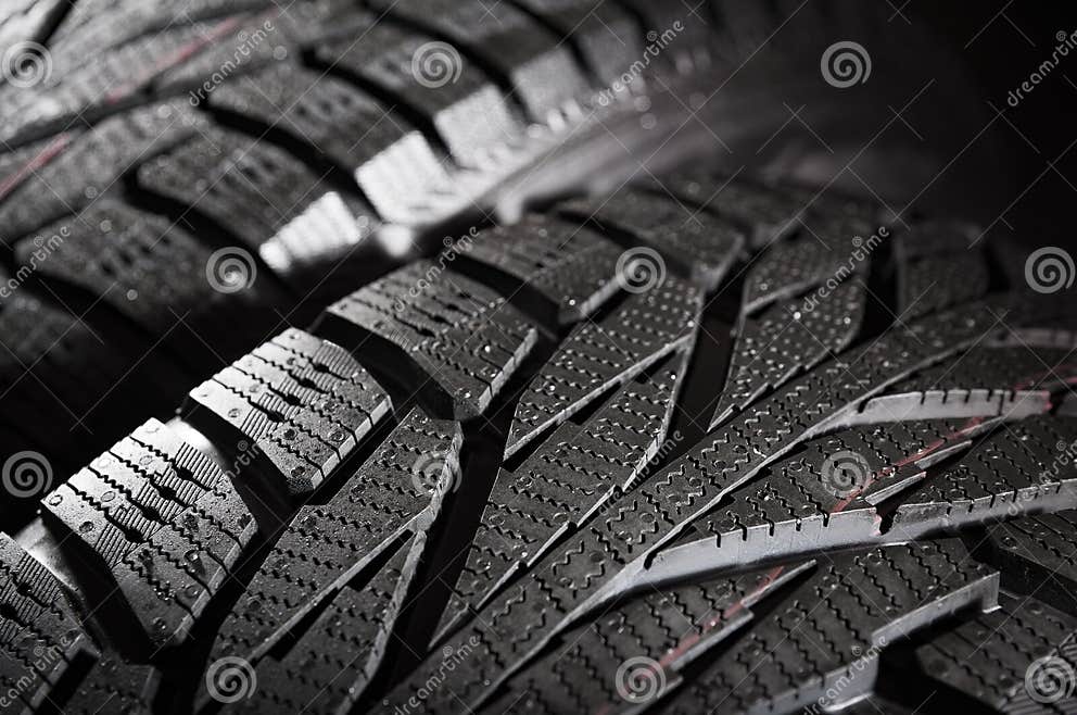 Het Close-up Van Autobanden Stock Foto - Image of vlot, bergen: 70302316