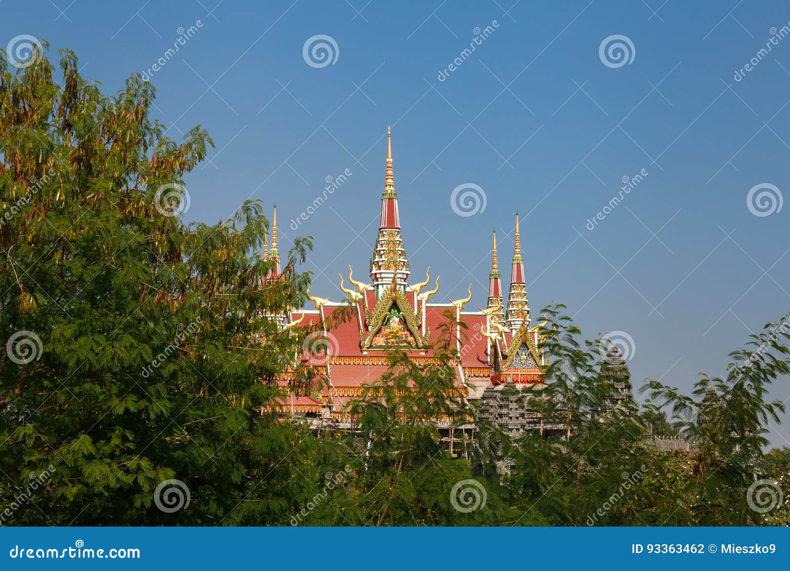 Het Dak Van Cambodjaans Klooster in Lumbini Stock Foto - Image of ...