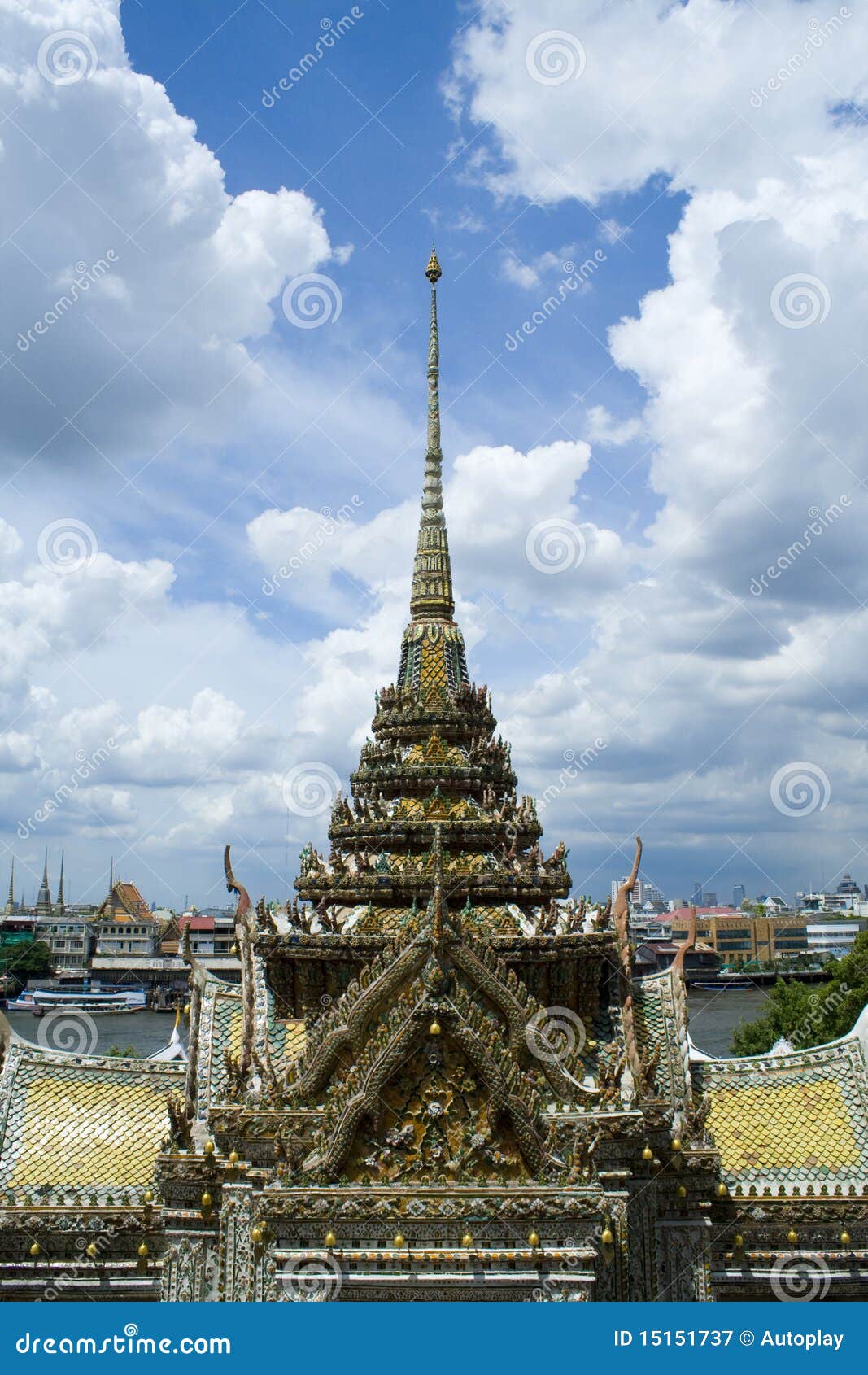 Het Dak Van De Tegel Van De Tempel Van Het Boeddhisme Stock Afbeelding ...