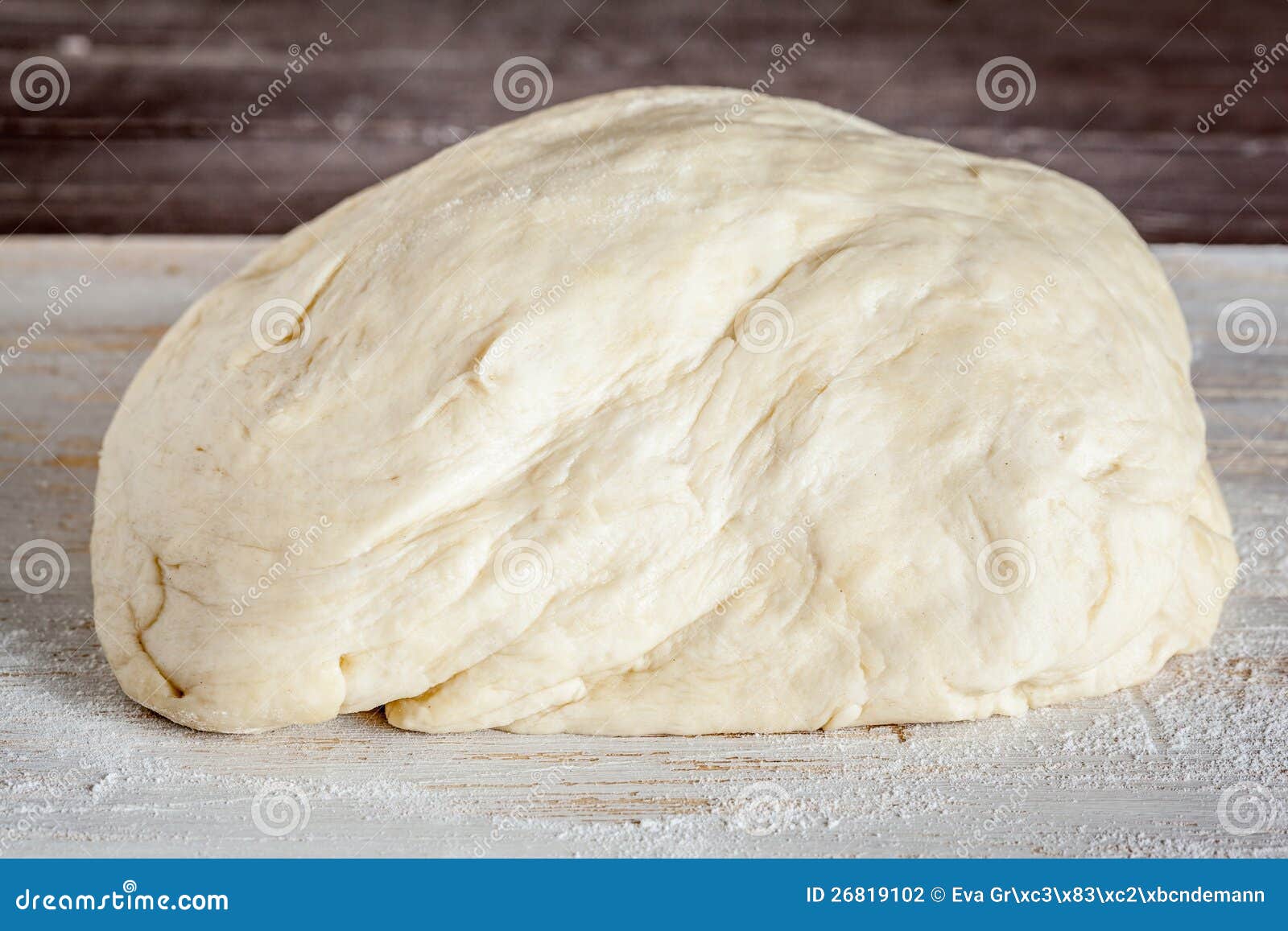 Het deeg van het brood stock foto. Image of horizontaal - 26819102