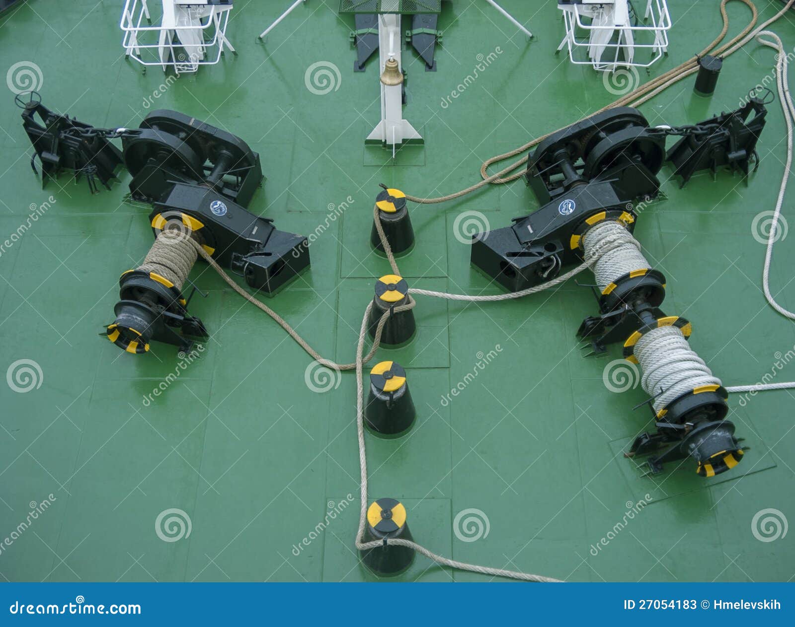 Het Dek Van Het Schip Met Kabel Stock Afbeelding - Image of horizontaal ...