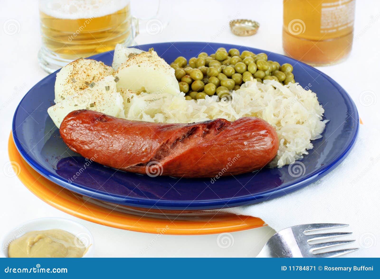 Het Diner Van Het Frankfurter Worstje Met Zuurkool Stock Afbeelding ...