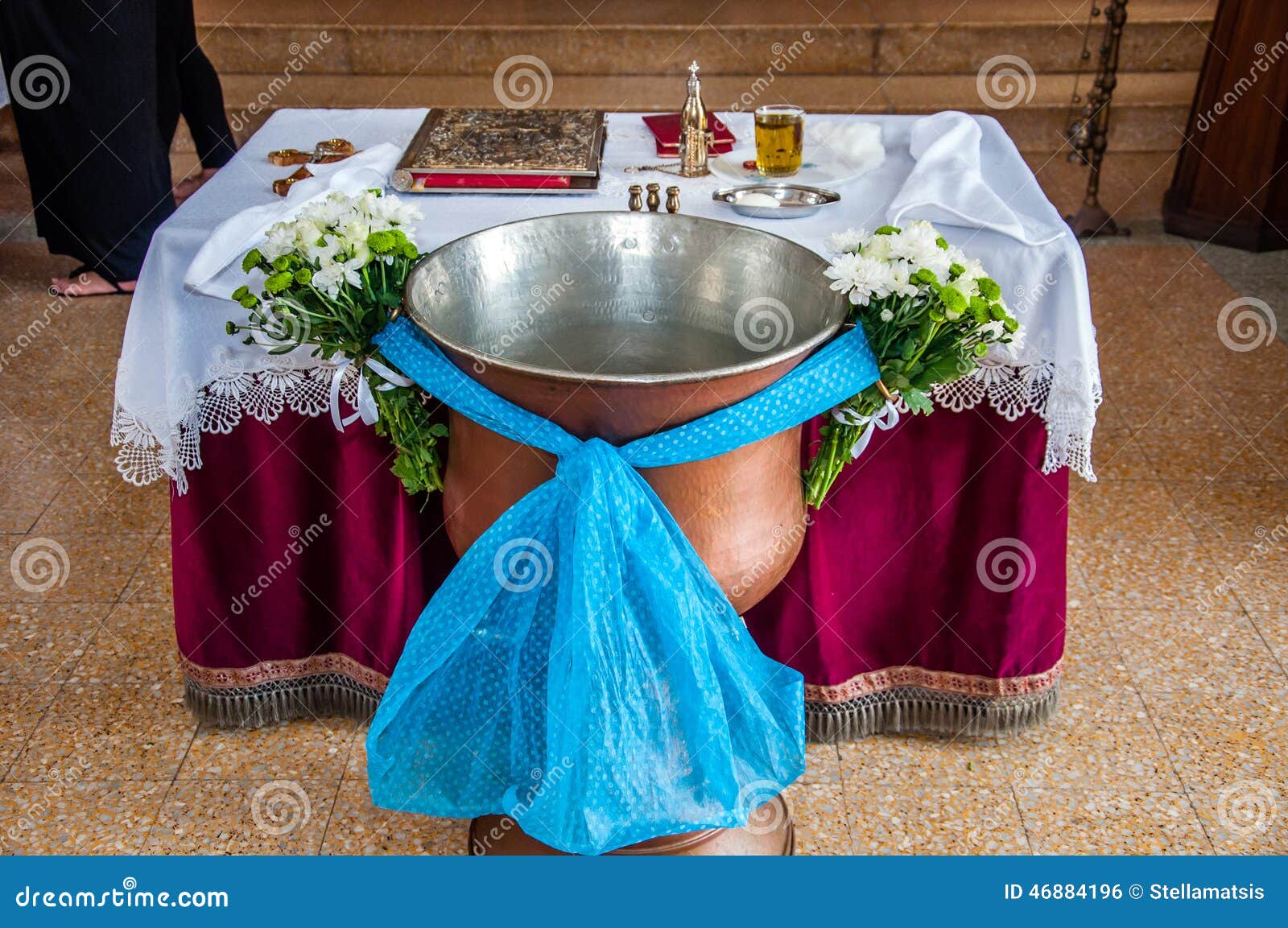 Het Dopen Van Orthodoxe Lijst Stock Foto - Image of orthodox, viering ...