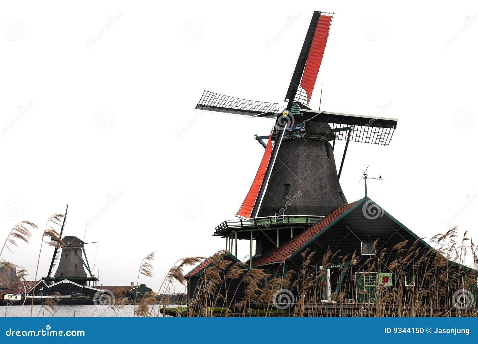Het Dorp En Het Riet Van De Windmolen Stock Foto - Image of ...