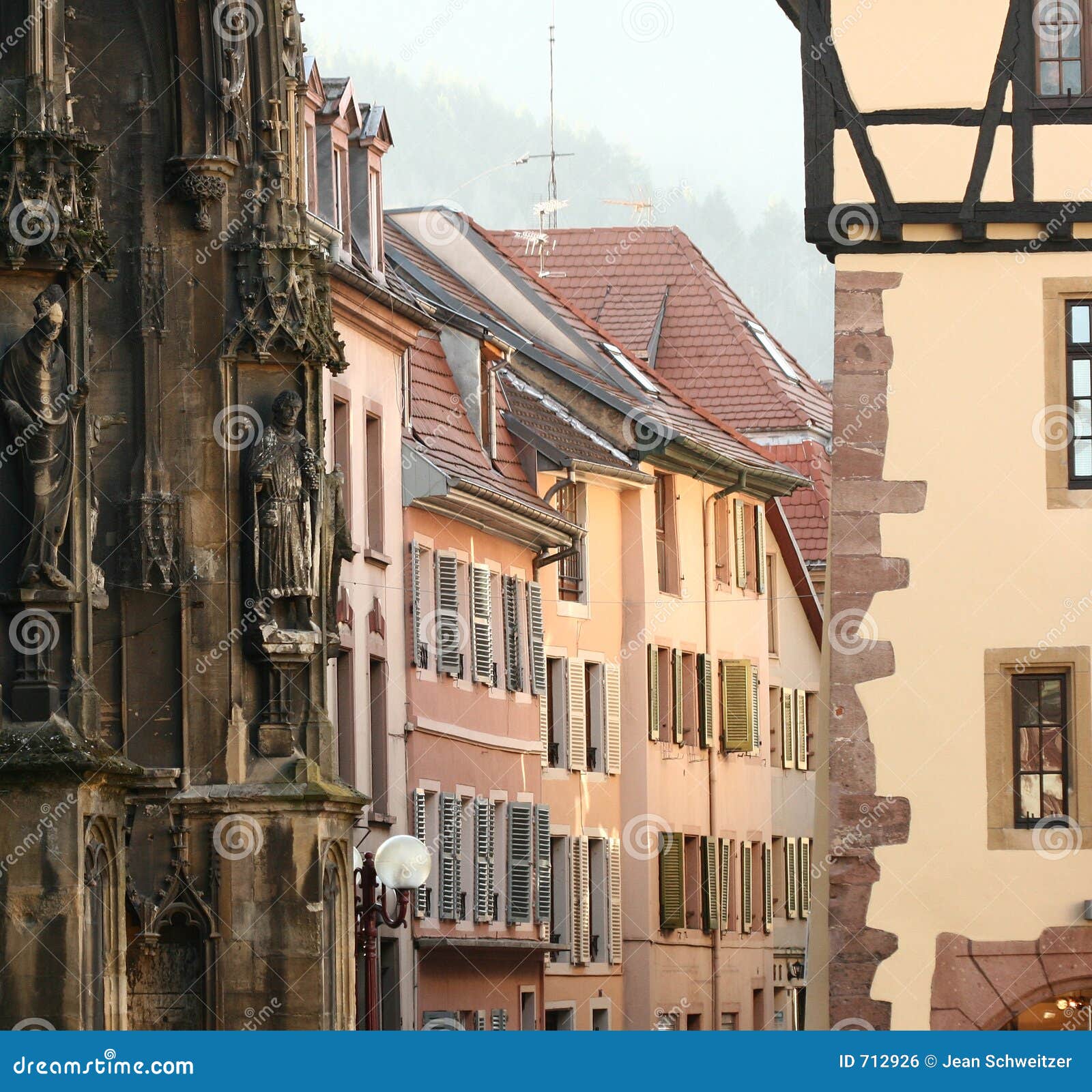 Het dorp van Alsacian stock foto. Image of mooi, zonnig - 712926