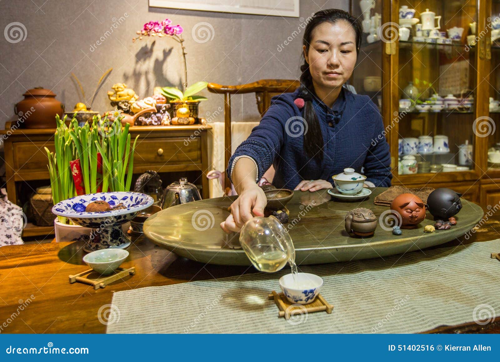 Het Drinken Van Groene Thee in China Redactionele Foto - Image of ...