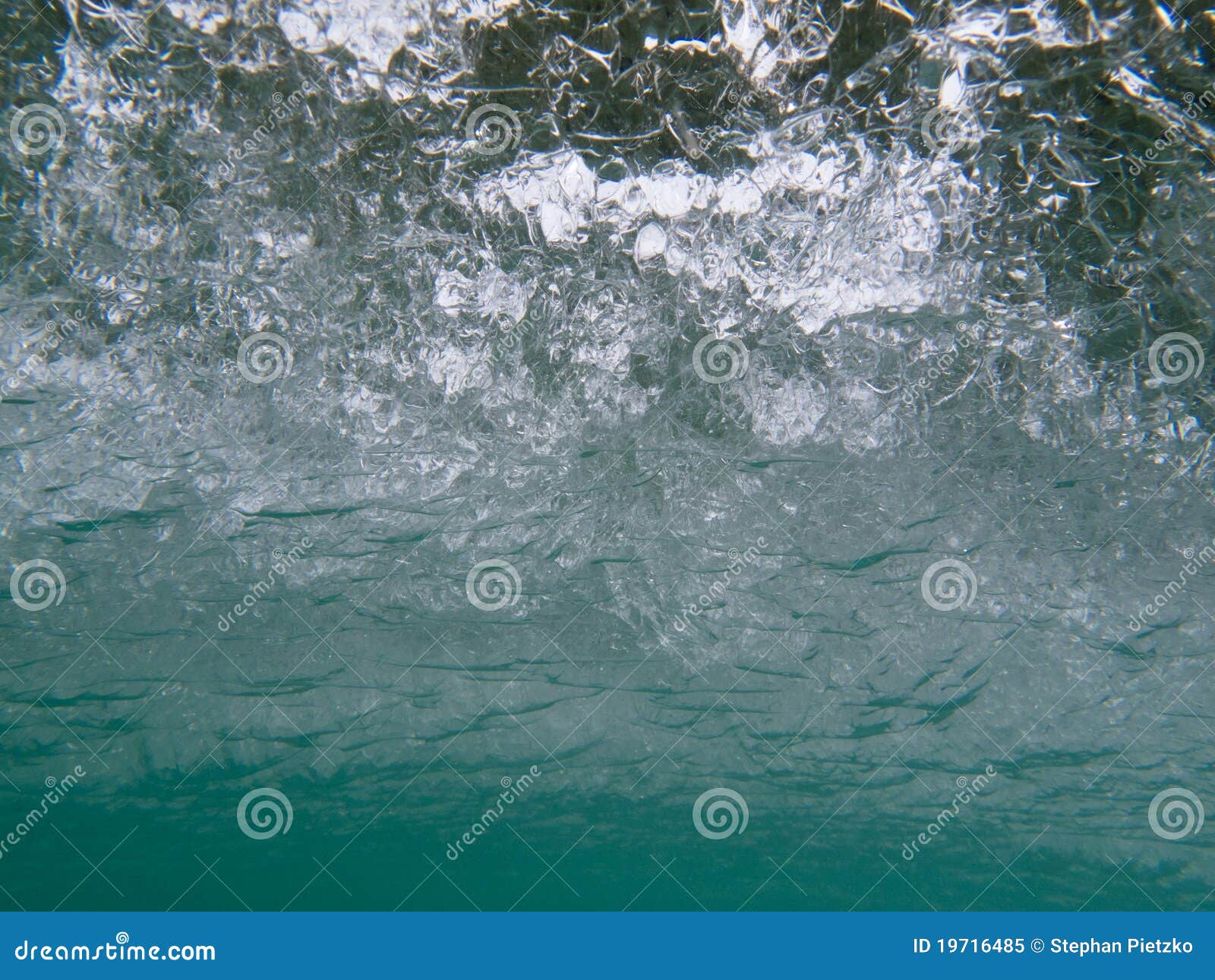 Het Duiken in Bevroren Wateren Onder Het Ijs Stock Afbeelding - Image ...