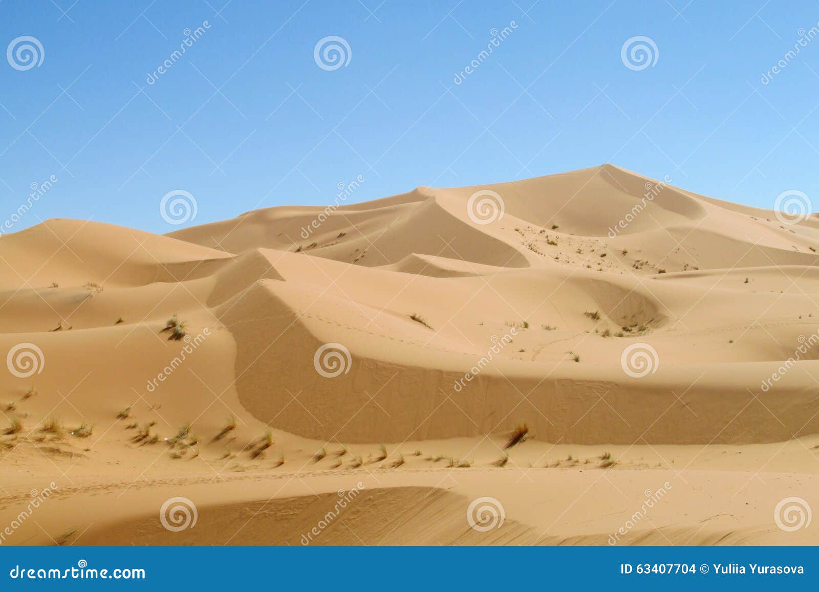 Het Duin Van De Zandwoestijn in De Sahara Stock Foto - Image of ...