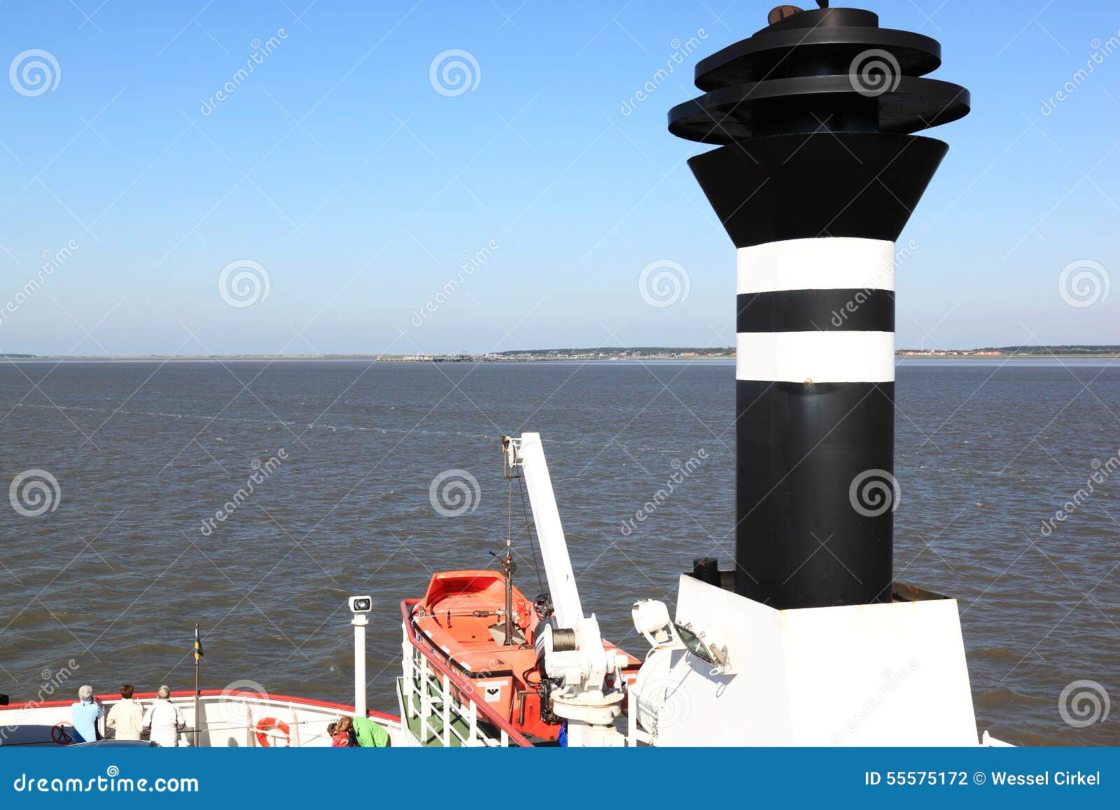 Het Eiland Van Ameland Van Veerbootbenaderingen, Nederland Redactionele ...