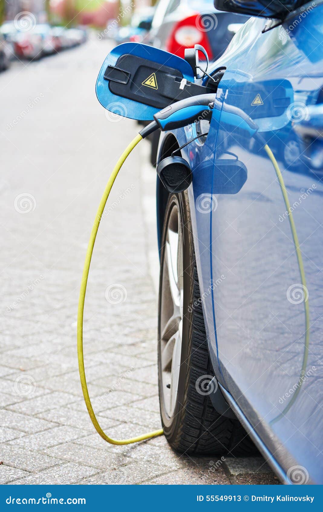 Het Elektrische Laden Van De Auto Stock Afbeelding - Image of industrie ...