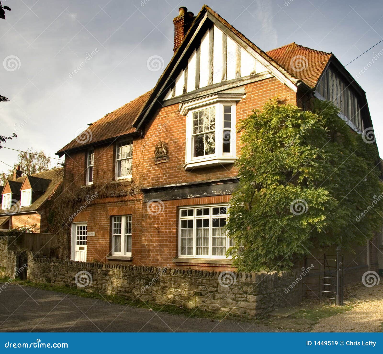 Het Engelse Huis Van Het Dorp Stock Afbeelding - Image of metselwerk ...