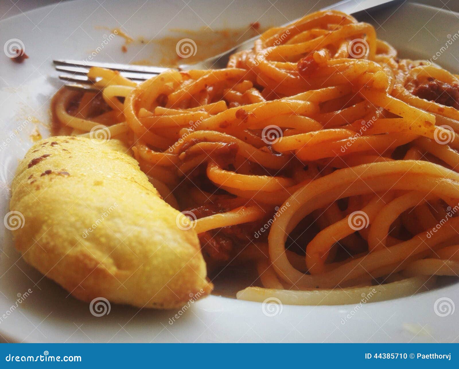 Het eten van spaghetti stock foto. Image of spaghetti - 44385710