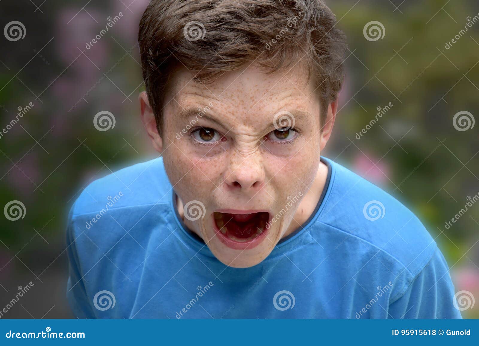 Het exploderen met woede stock foto. Image of boos, bezorgdheid - 95915618