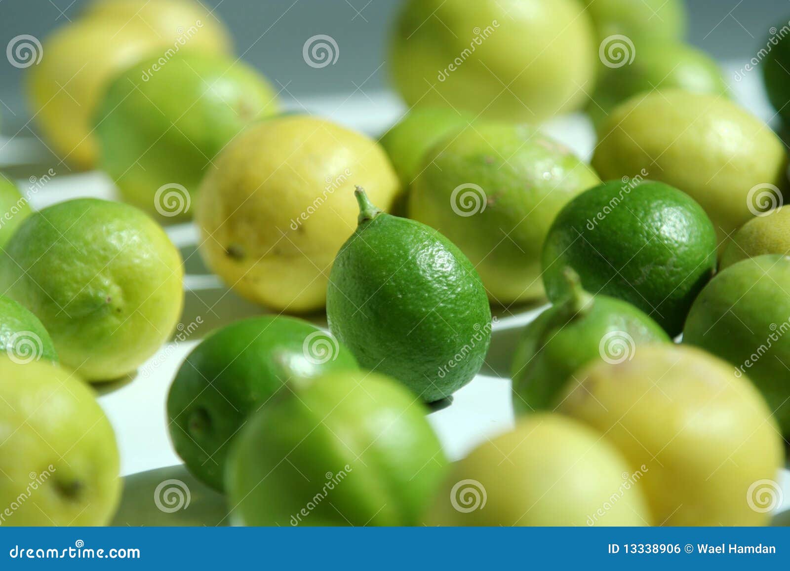 Het fruit van de citroen stock foto. Image of groen, zuur - 13338906