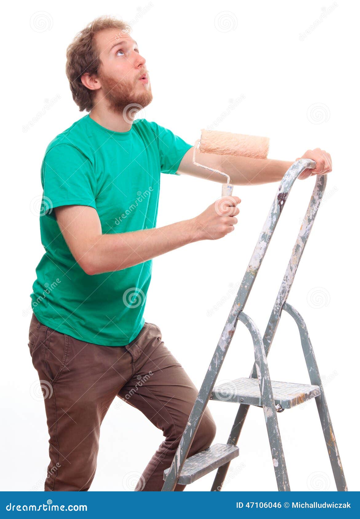 Het Gebaarde Mens Schilderen Op Een Ladder Stock Foto - Image of ...
