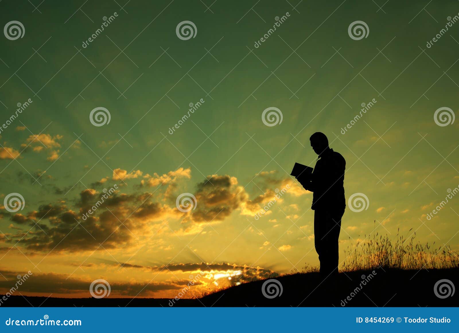 Het gebed stock afbeelding. Image of horizon, ochtend - 8454269