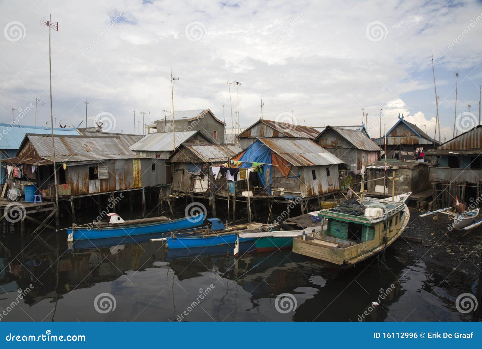 Het Gebied Van De Krottenwijk Stock Foto - Image of vuil, mening: 16112996
