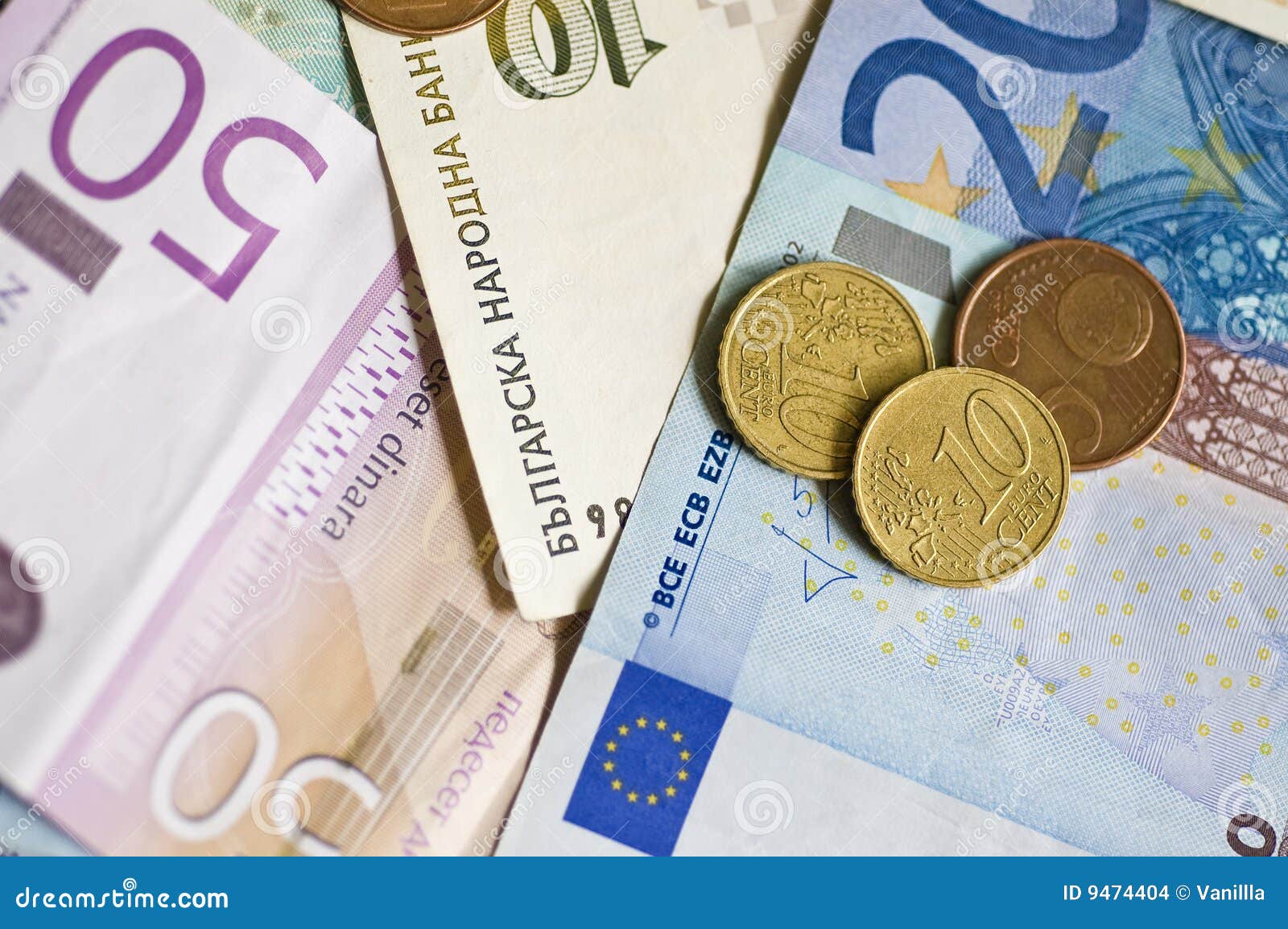 Het geld van Oost-Europa stock foto. Image of servië, contant - 9474404