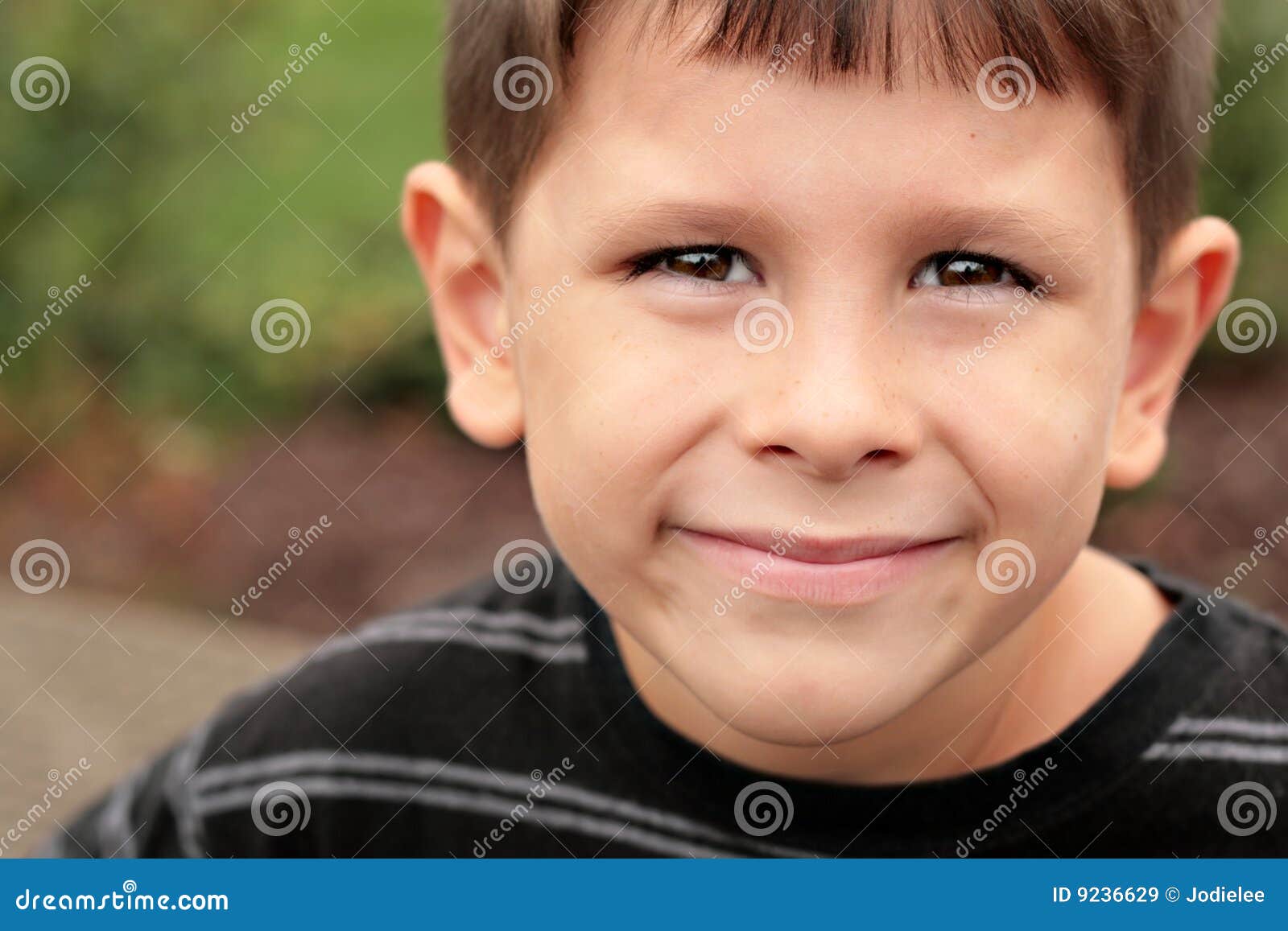 Het Gelukkige Blije Gezicht Van Het Schoolkind Stock Afbeelding - Image ...