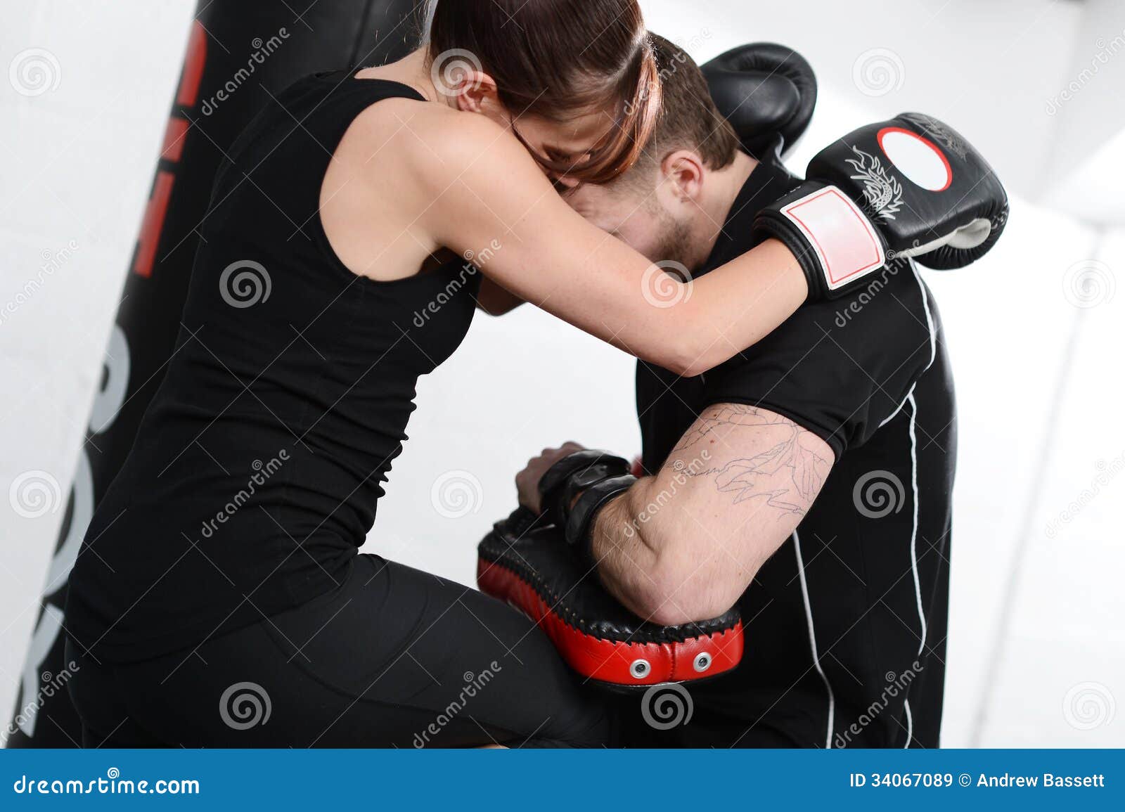 Het gevecht werkt uit stock afbeelding. Image of atletisch - 34067089