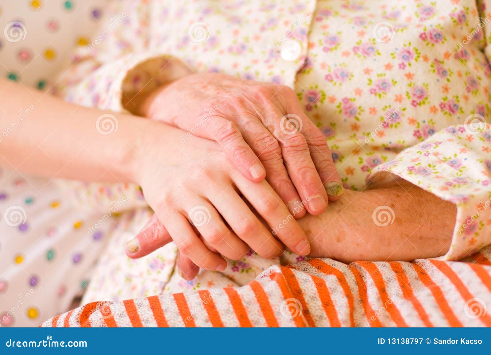 Het Geven Handen Die - Behoeftig Helpen Stock Afbeelding - Image of ...