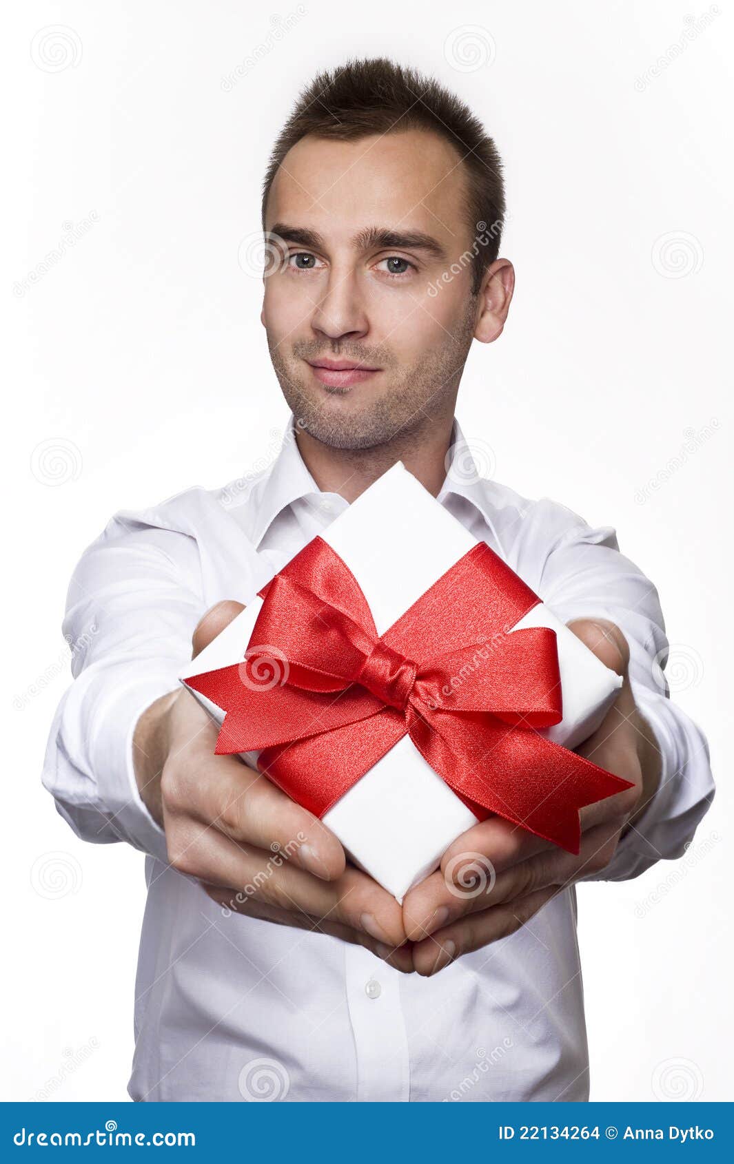 Het geven van een gift stock foto. Image of overhemd - 22134264