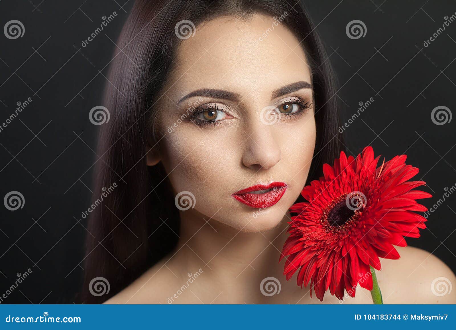Het Gezicht Van De Vrouwenschoonheid Close Up Mooie Vrouw Met