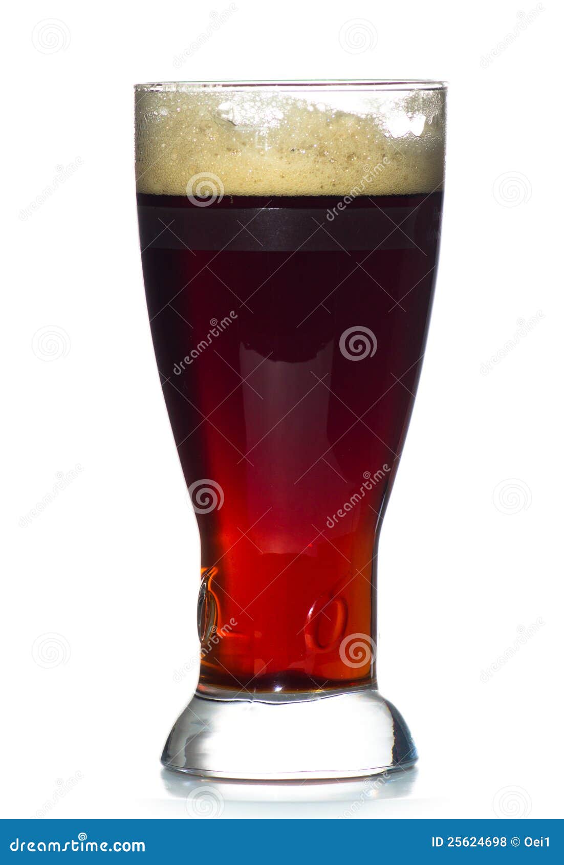 Het Glashoogtepunt Van Het Bier Van Koud Rood Aal Stock Foto - Image of ...