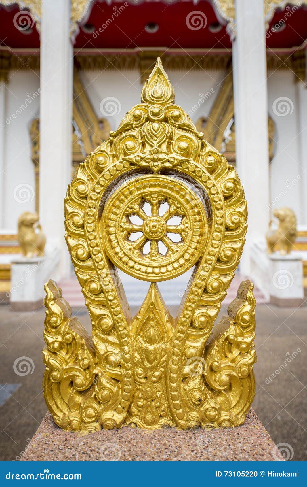Het Gouden Thammachak-Symbool Van Boeddhisme Stock Foto - Image of ...