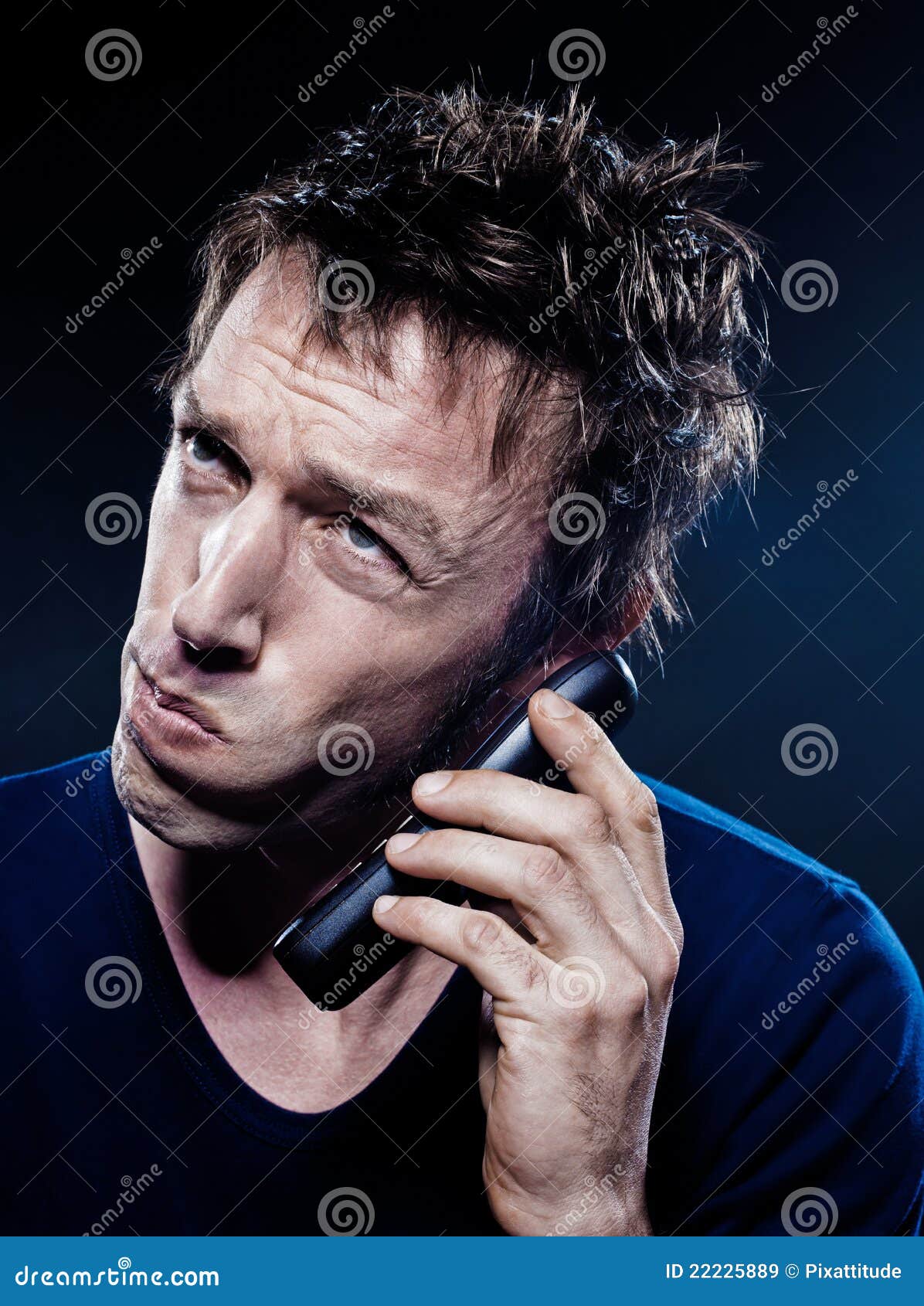 Het Grappige Telefoneren Van Het Portret Van De Mens Stock Afbeelding ...