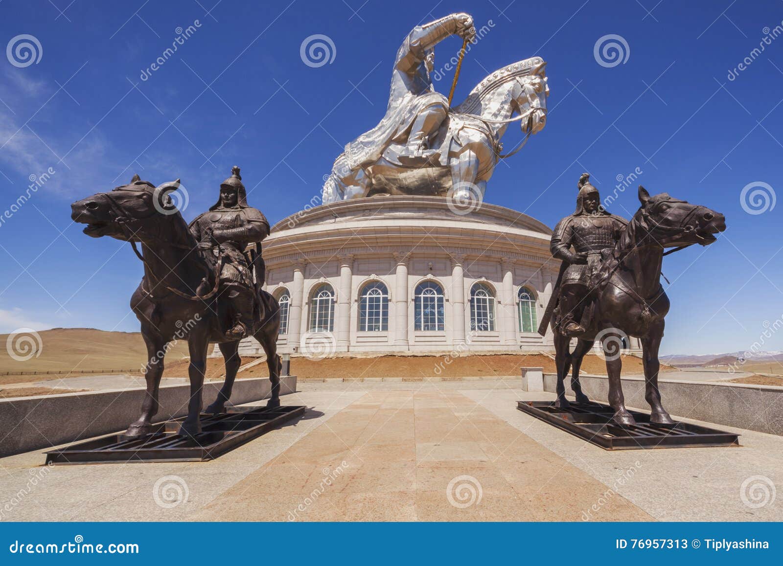 Het Grootste Standbeeld Van De Wereld Van Chinghis Khan Redactionele ...