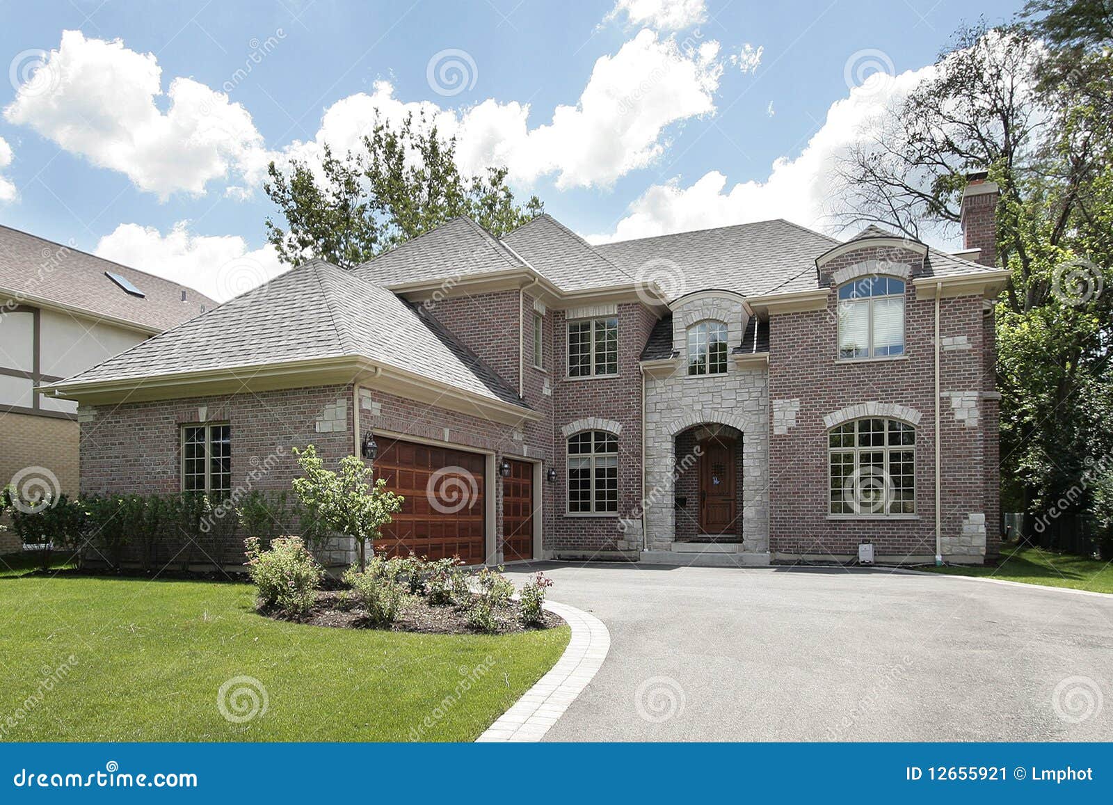 Het Grote Huis Van De Luxebaksteen Stock Afbeelding - Image of ...