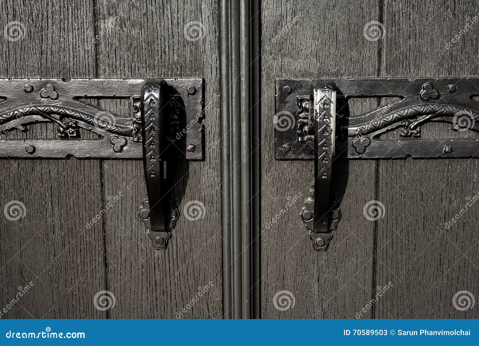 Het Handvat Van De Kerkdeur Stock Afbeelding - Image of zaken, knopen ...