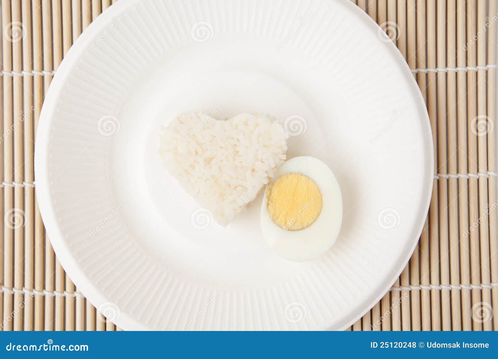 Het Hart En Het Ei Van De Rijst Stock Foto - Image of nagerecht, nave ...