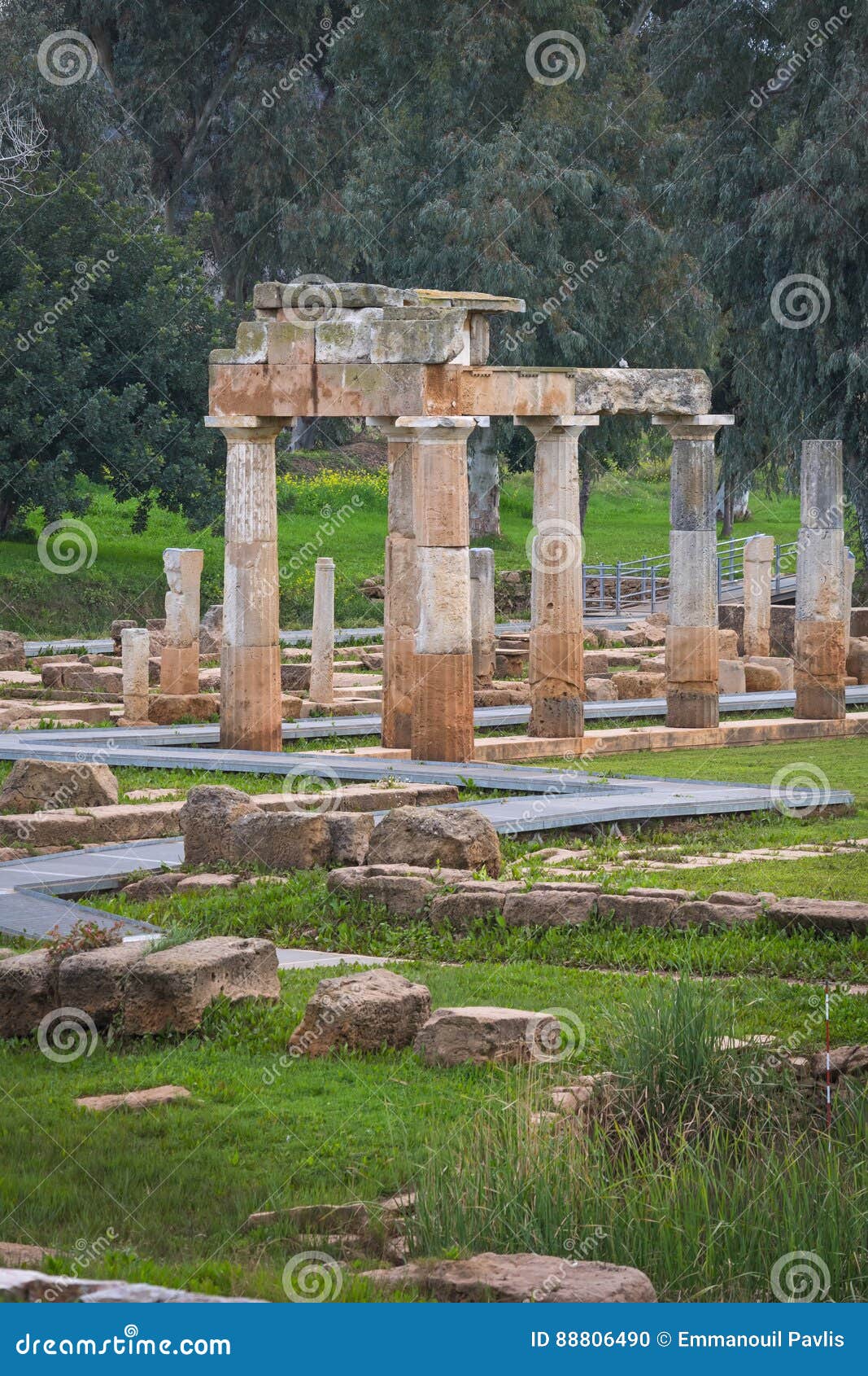 Het Heiligdom Van Artemis in Brauron Stock Foto - Image of gras ...