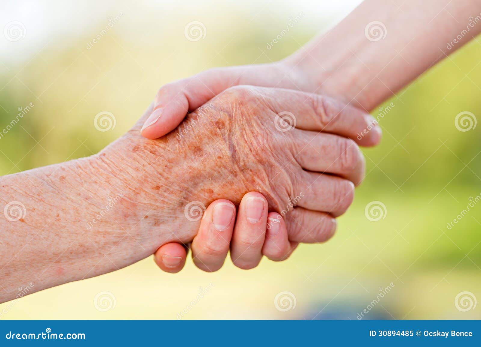 Het helpen van handen stock afbeelding. Image of verzorger - 30894485