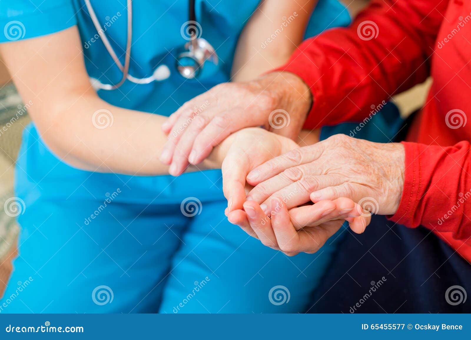 Het helpen van Handen stock afbeelding. Image of huisbewaarder - 65455577