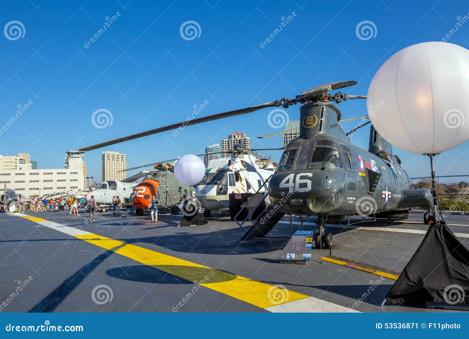 Het Historische Vliegdekschip, Centraal USS Redactionele Foto - Image ...