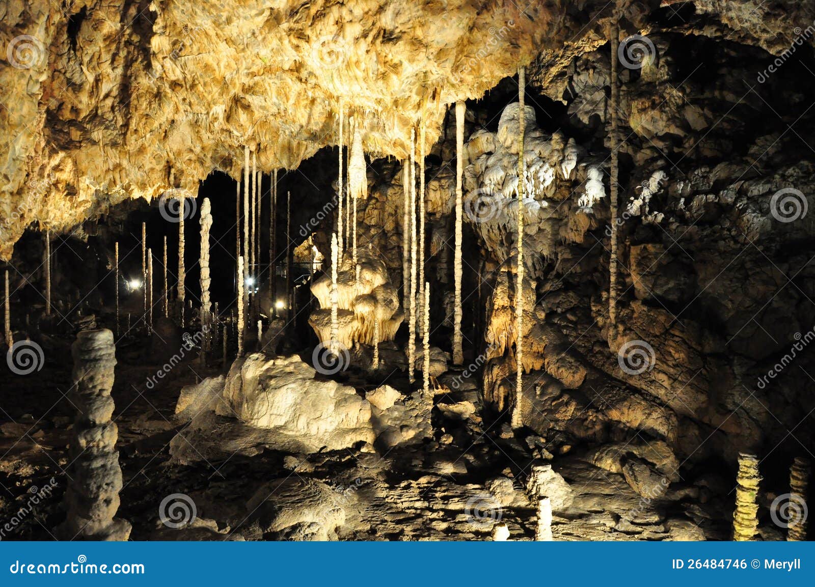 Het hol van Catherine stock foto. Image of stalagmiet - 26484746