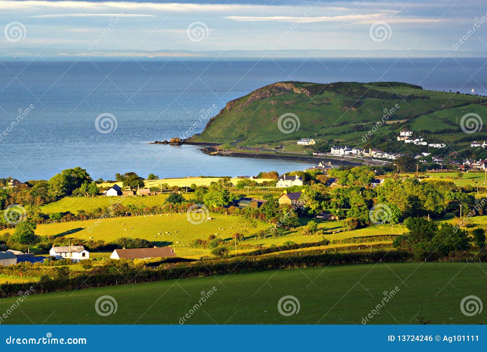 Het Hoofd van Ballygalley stock foto. Image of landschap - 13724246