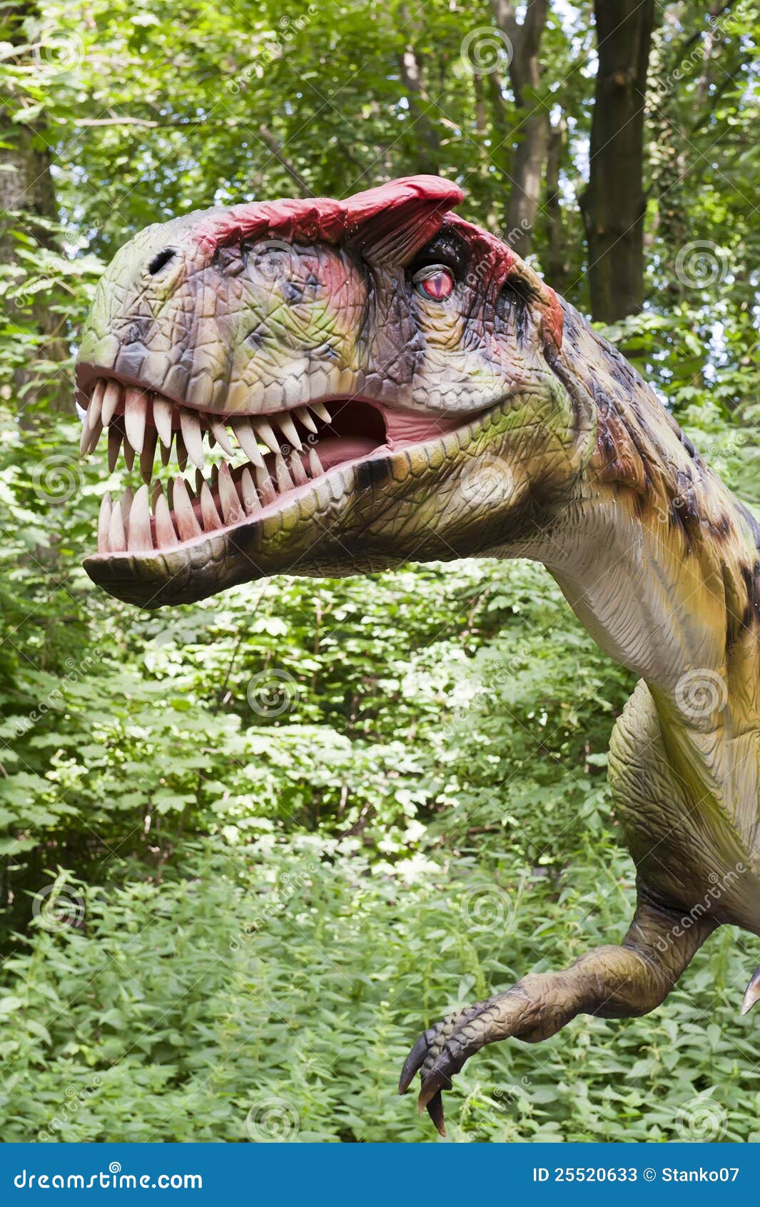 Het Hoofd Van De Dinosaurus Stock Afbeelding - Image of hevig, gegevens ...