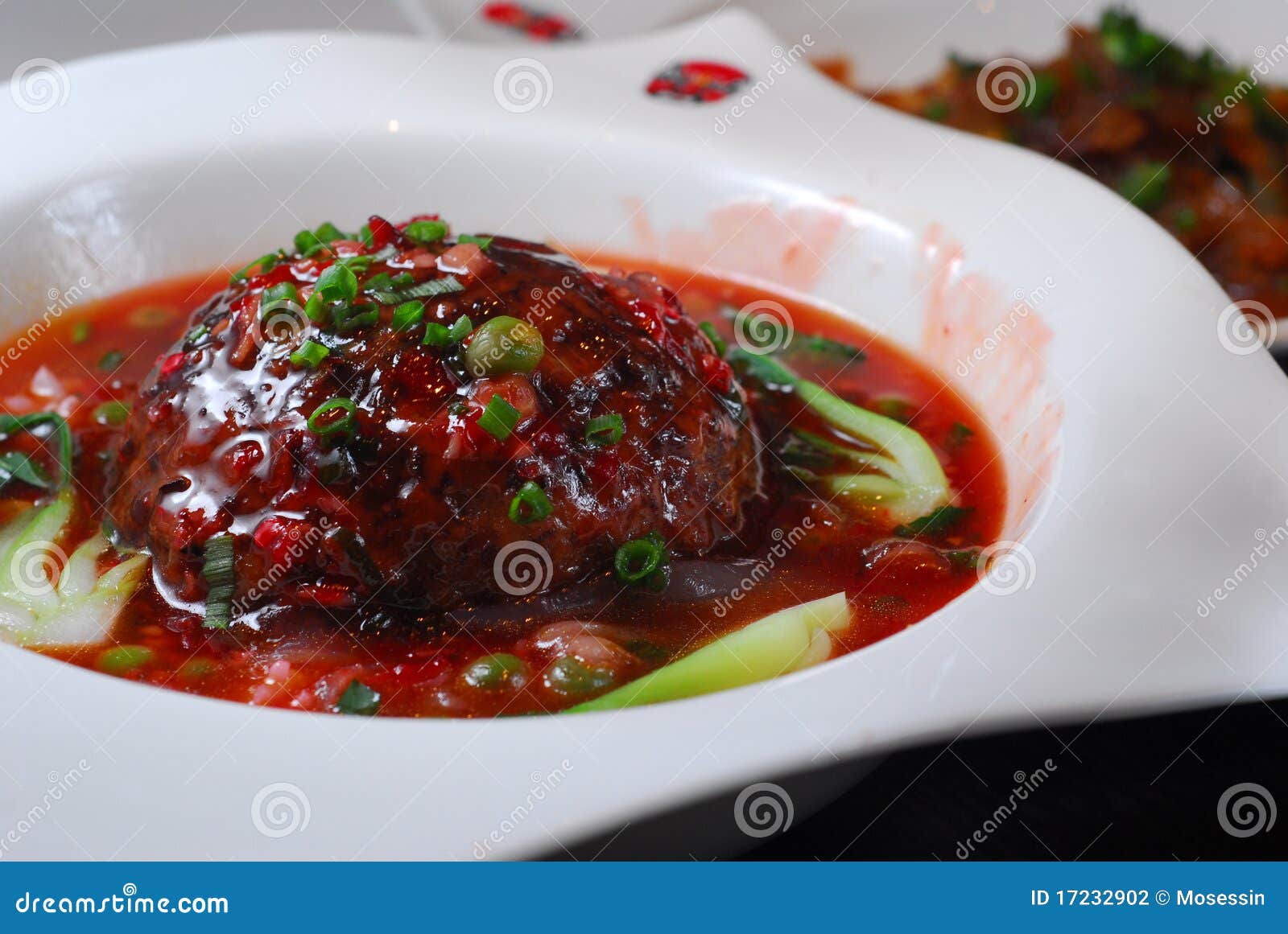 Het hoofd van de leeuw stock foto. Image of koel, tomaat - 17232902