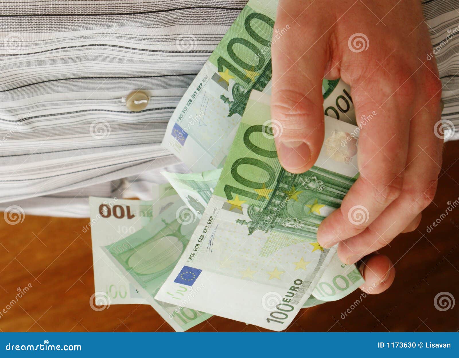 Het Hoogtepunt Van Handen Van Geld Stock Foto - Image of volledig ...