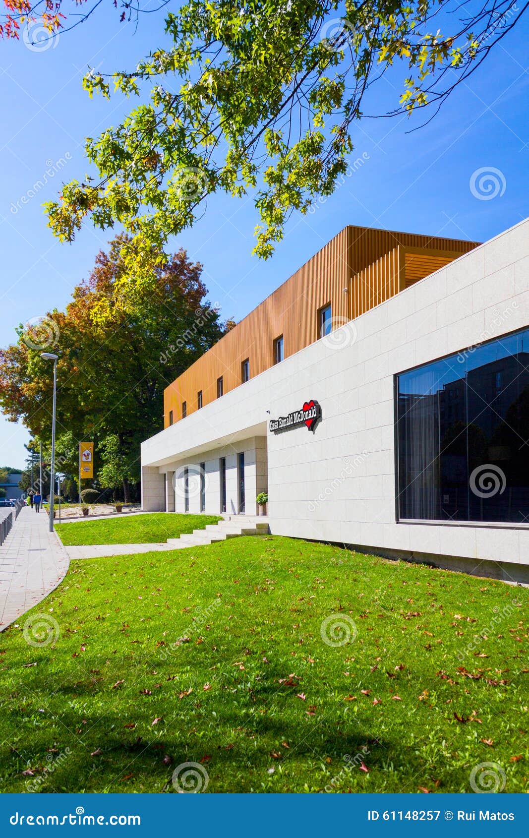 Het Huis Van Ronald Mcdonald Redactionele Fotografie - Image of heel ...